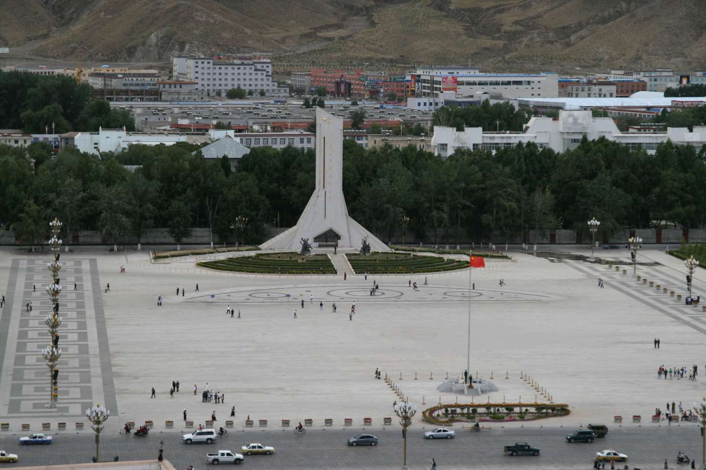 tibet_peaceful_liberation_monument_potala_square – Air Power Asia